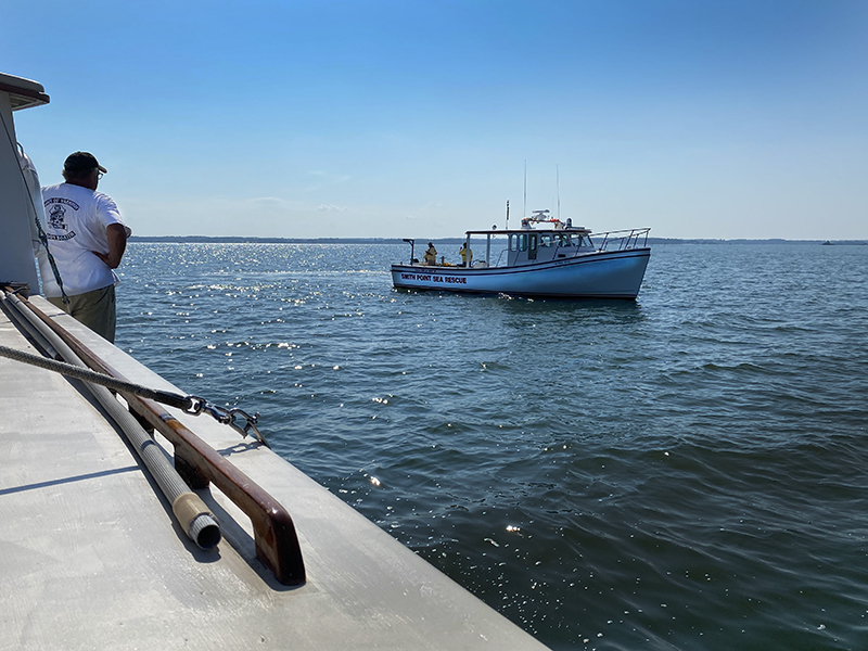 I Like My Trawlers On The Rocks. – Classic Boats | Woody Boater