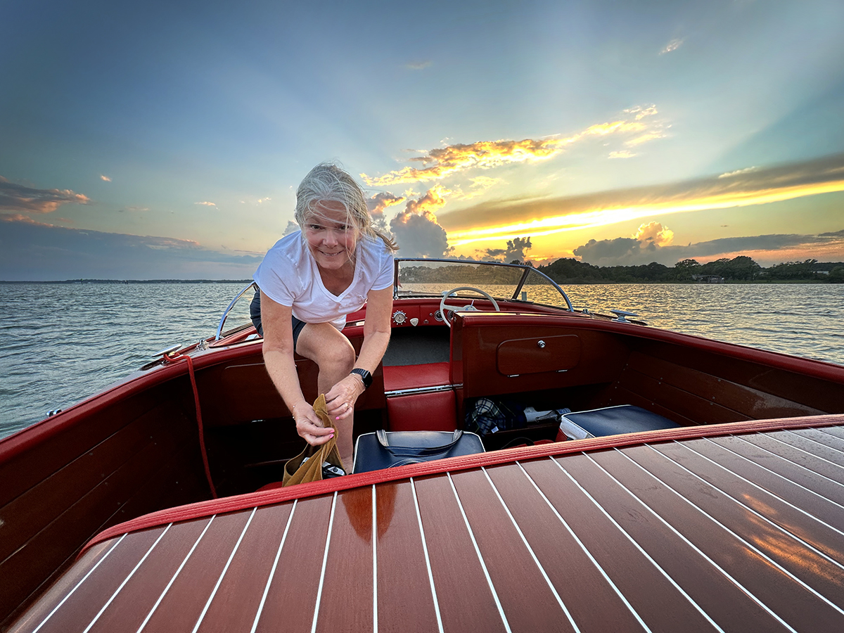 Warm Water, Warm Smiles, Make Warm Memories! – Classic Boats | Woody Boater