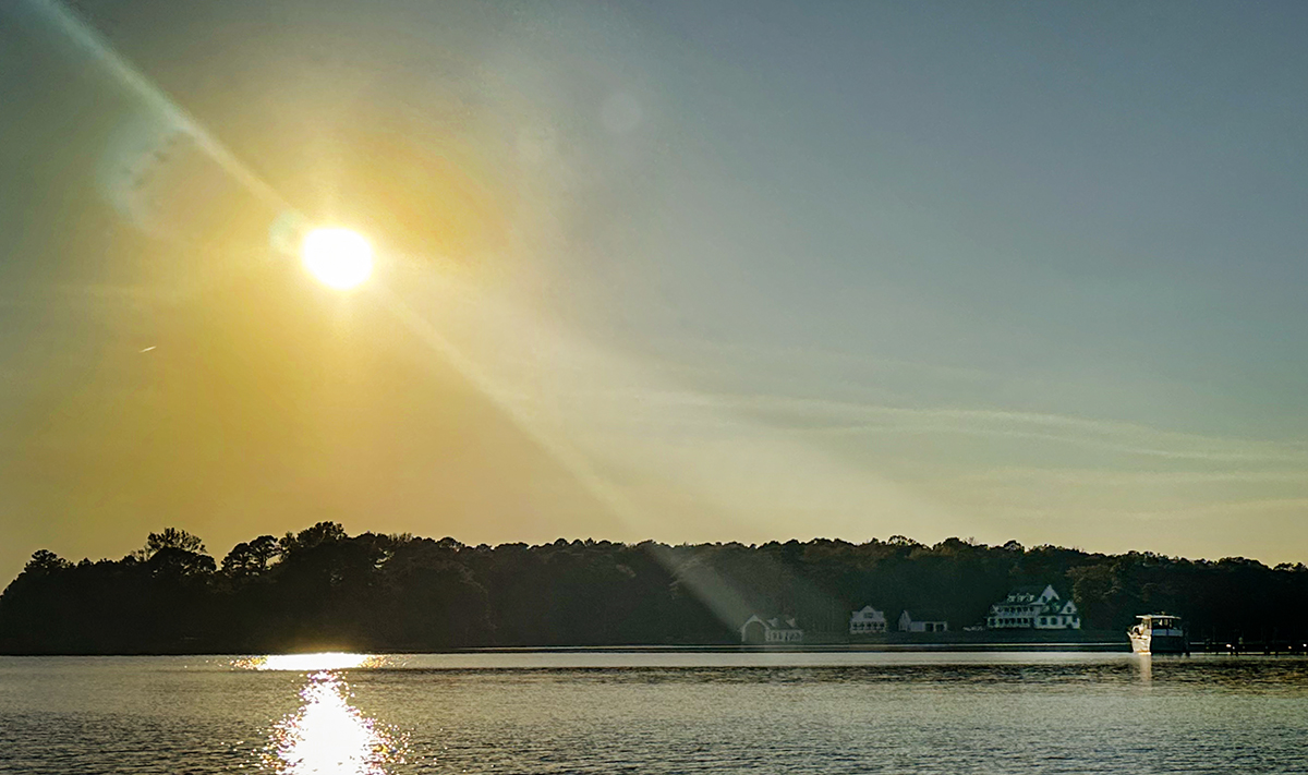 We Interrupt Work For Some Low Light Basking – Classic Boats | Woody Boater