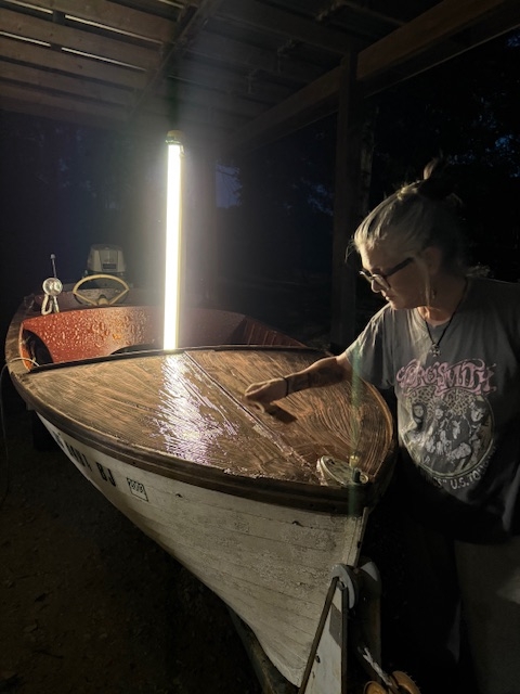 Knot That Jeff Gordon And His Wife Shelby Spent All Night Stripping – Classic Boats | Woody Boater