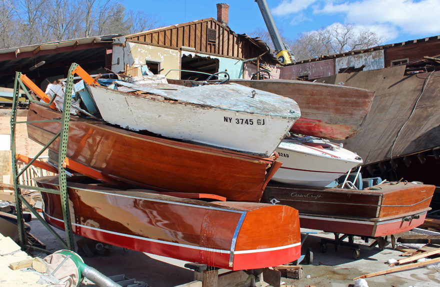 The Day The Bottom Dropped Out For B – Classic Boats | Woody Boater