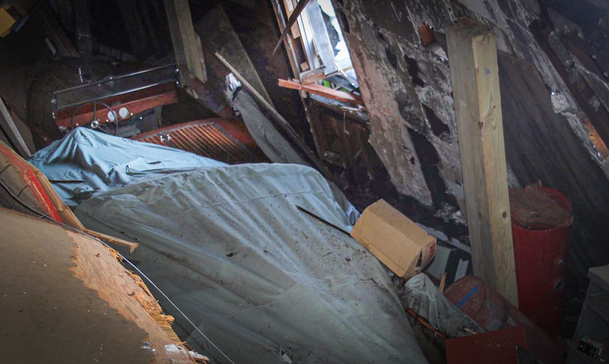 The Day The Bottom Dropped Out For B – Classic Boats | Woody Boater